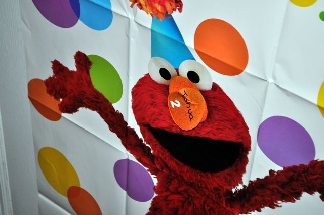 A DIY Elmo Themed Birthday Party for Kids