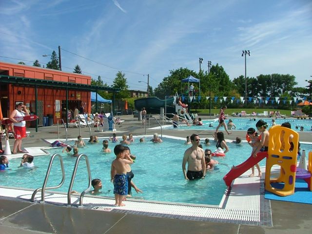 Best Outdoor Swimming Pools for Seattle Families