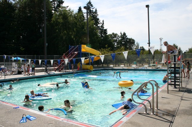Make a Splash: 5 Family-Friendly Outdoor Community Pools - Tinybeans