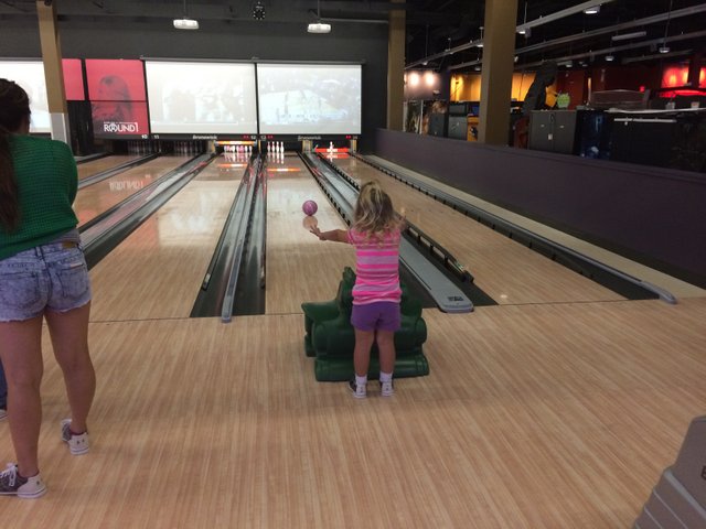 Round 1 Bowling & Amusement: New Fun Spot for Seattle Kids