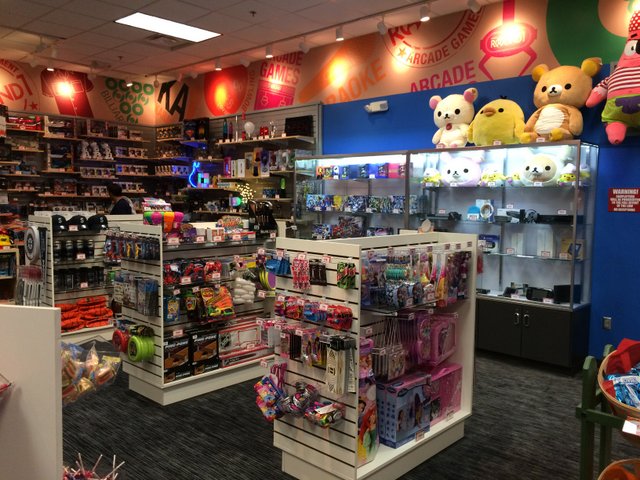 Round 1 Bowling & Amusement: New Fun Spot for Seattle Kids