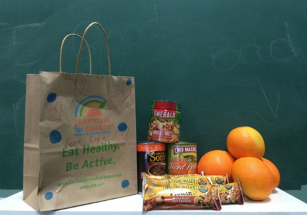 Teaching Kids to Make a Difference Through Feeding America - Tinybeans