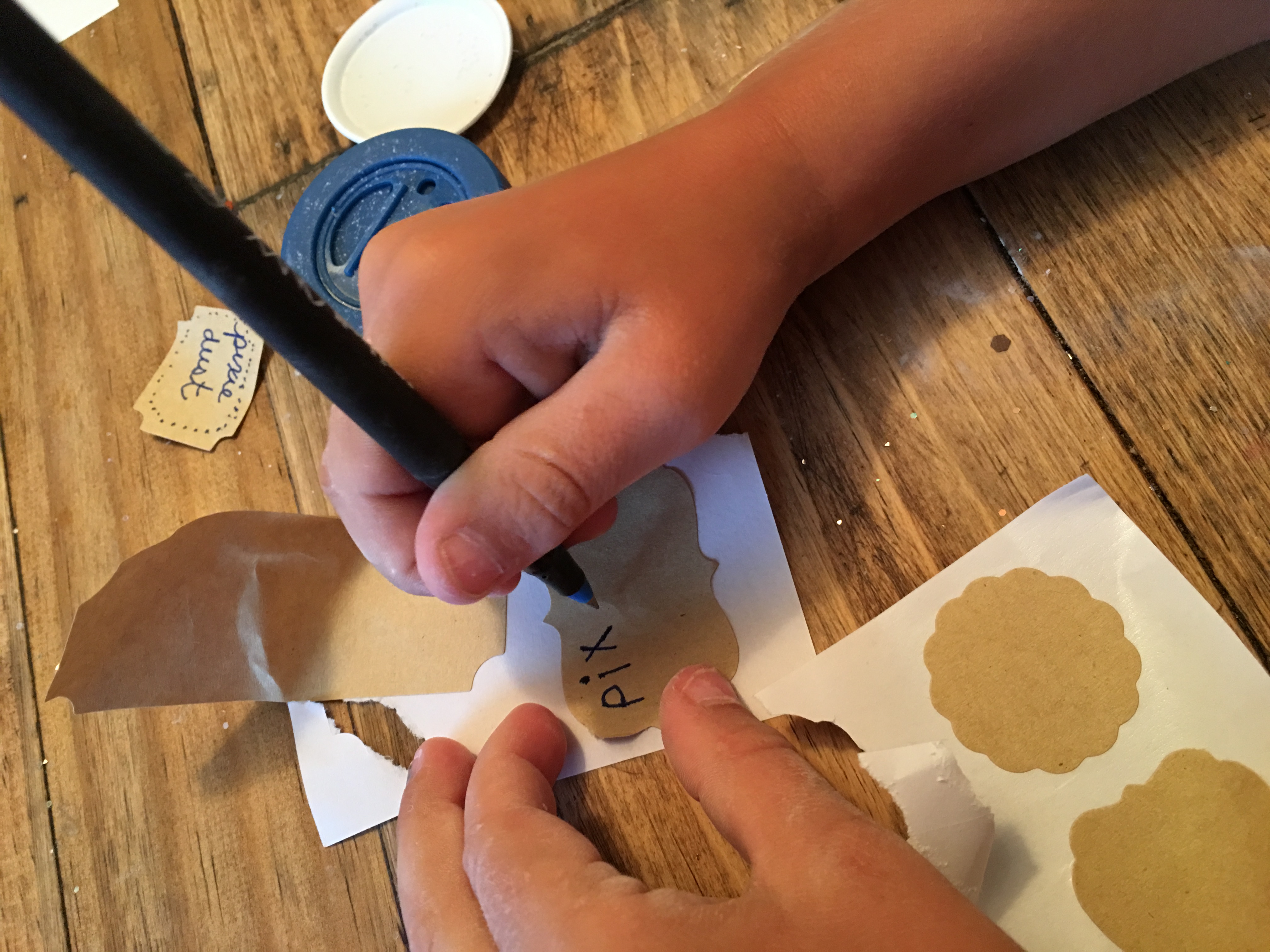 You Can Fly! How to Make Your Own Pixie Dust - Tinybeans