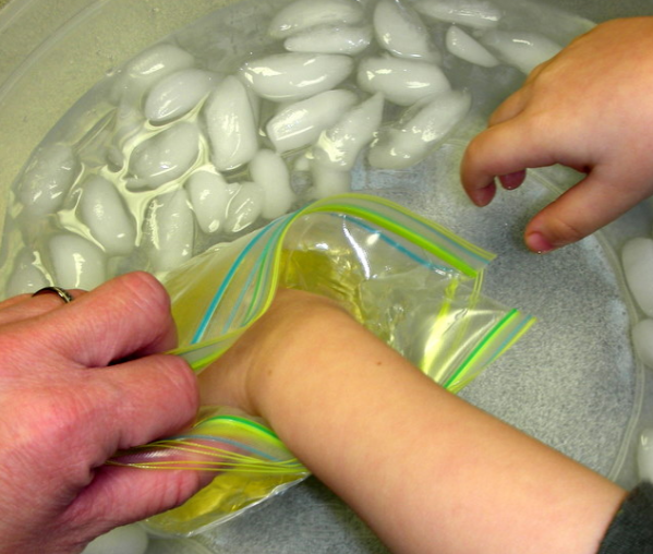 H2Oh! 7 Easy Science Experiments That Use Water - Tinybeans