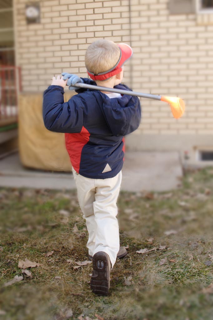 Create a Mini-Golf Course at Home on the Cheap - Tinybeans