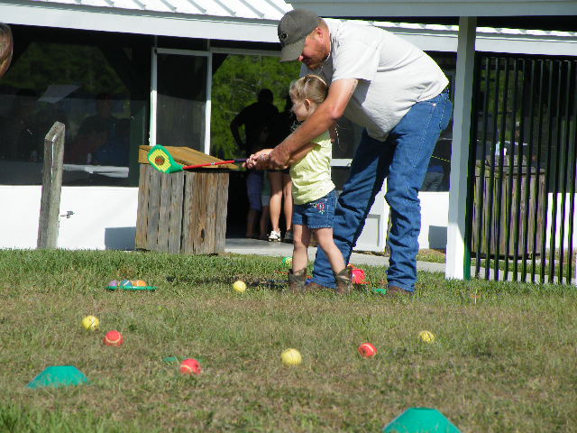 Create a Mini-Golf Course at Home on the Cheap - Tinybeans
