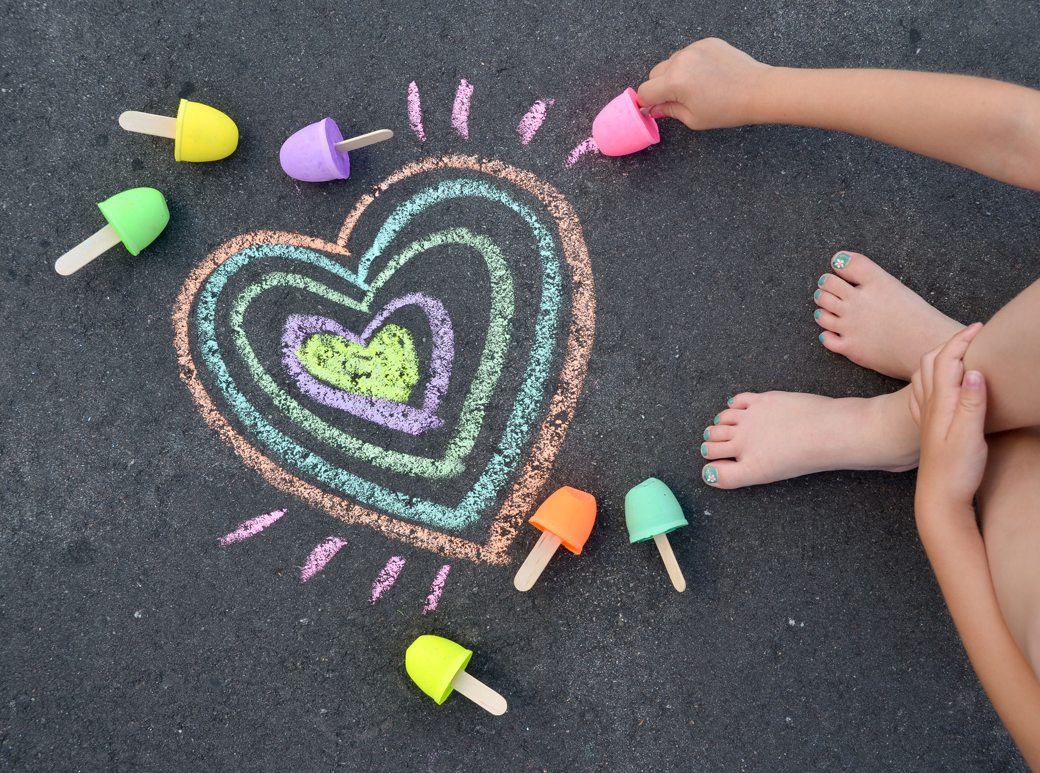 15 Ways to Have Fun with Sidewalk Chalk