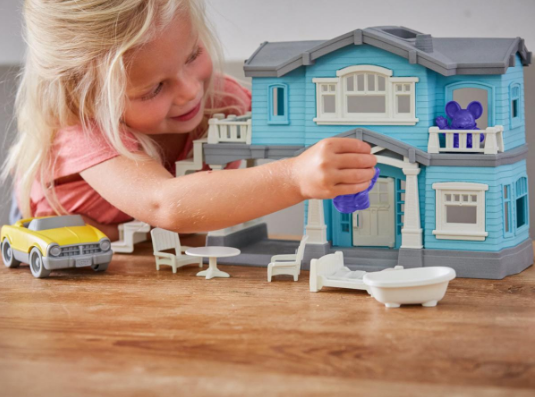 Toys "R" Us Offers a Play Lab