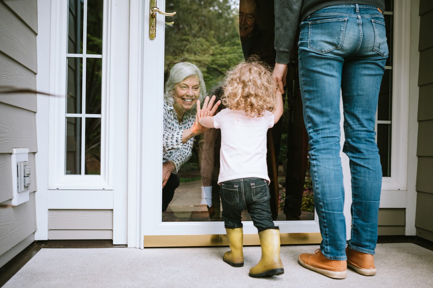 16 Questions to Ask Grandparents