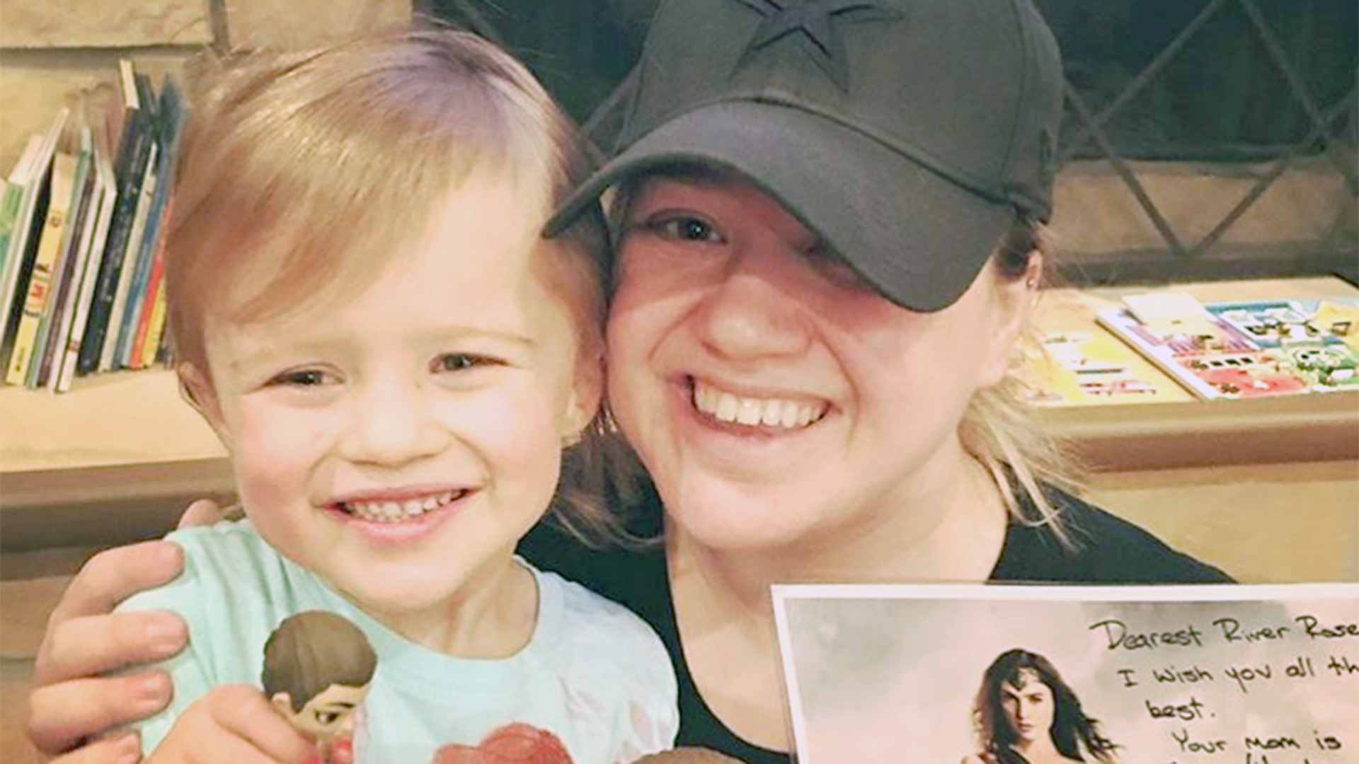 Kelly Clarkson Dishes on Parenting Her 4 Kids