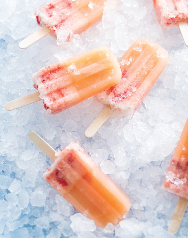 How to Throw a Summer Pool Party for Kids