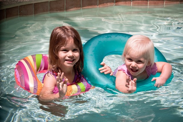 31 Ideas to Help You Throw an Epic Pool Party - Tinybeans