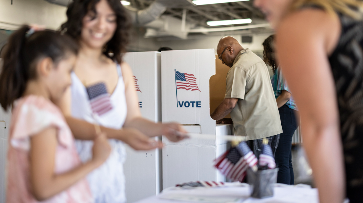 Tips for Parents Bringing Their Kids to the Voting Booth - Tinybeans