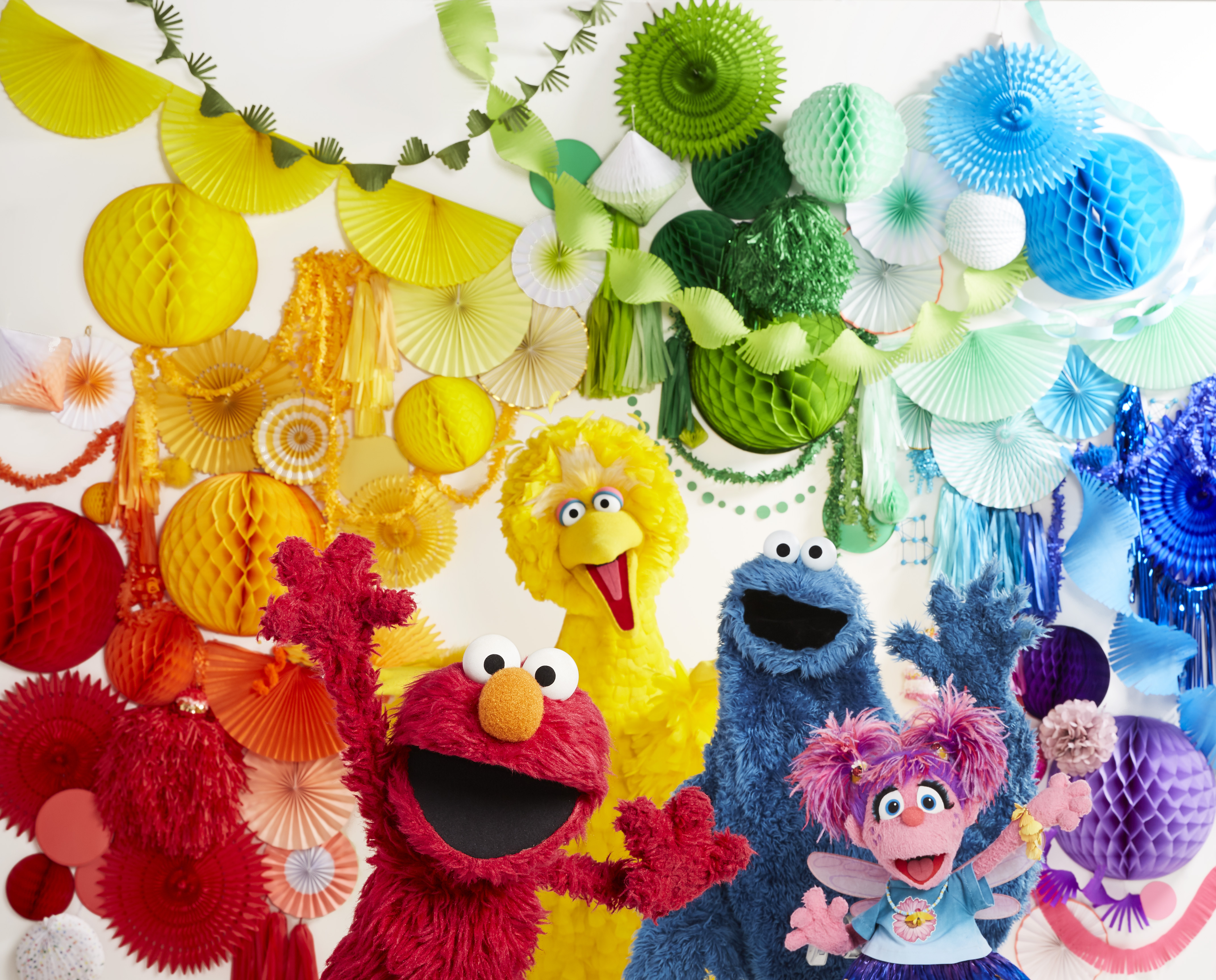 Elmo & His "Sesame Street" Friends Will Host a Virtual Play Date to ...