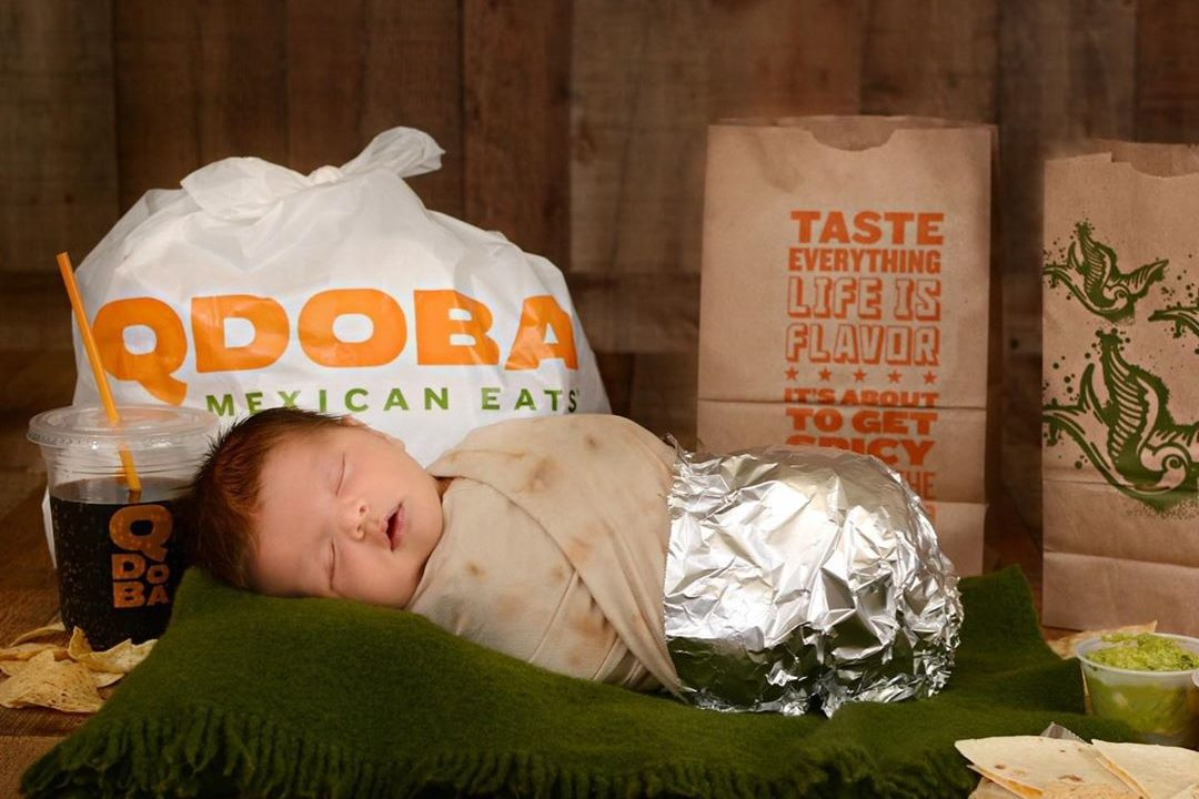 This Baby Burrito Pic Is a Genius Newborn Photoshoot Idea - Tinybeans