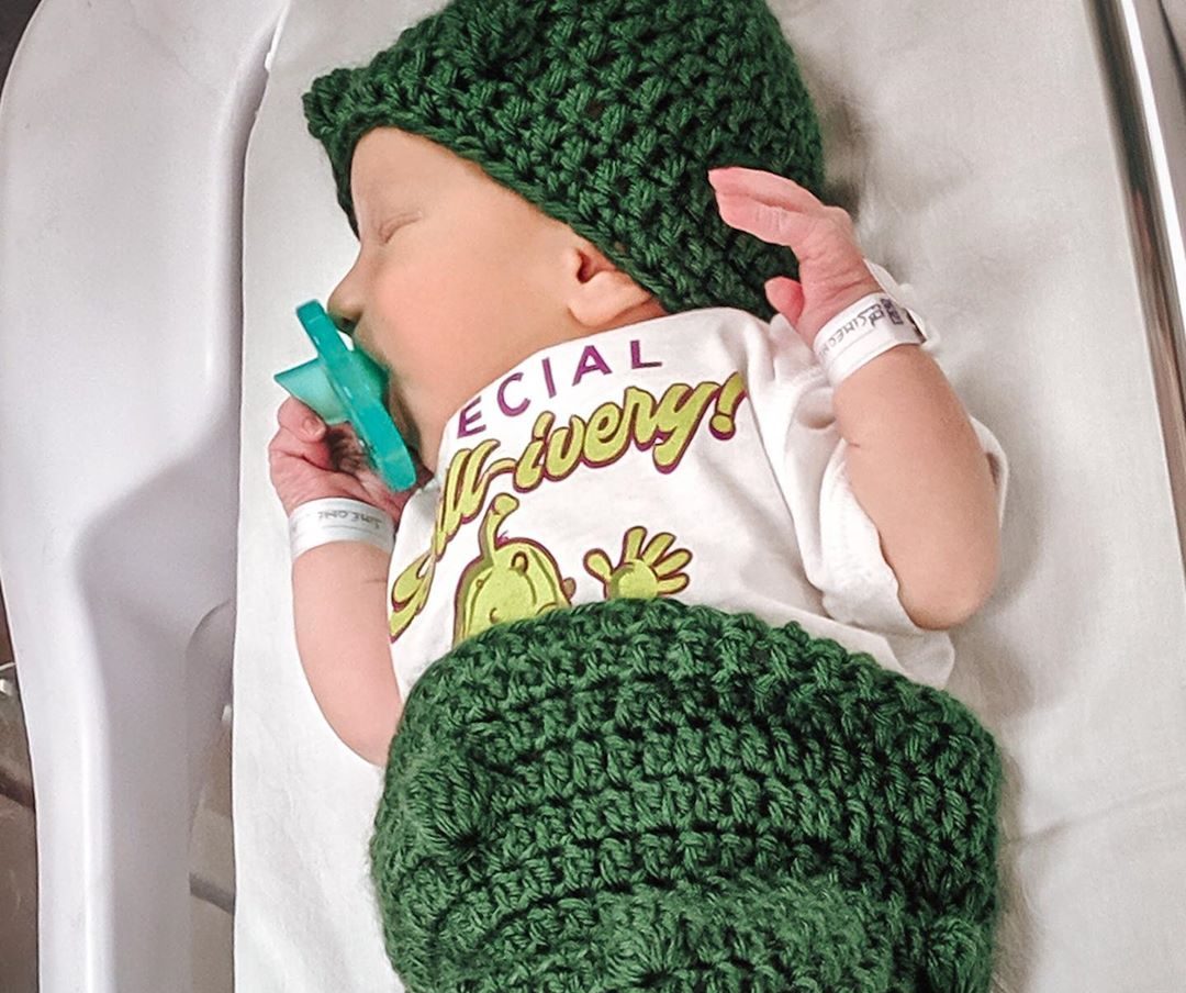 Special Dill-ivery! These Babies Dressed as Pickles are Adorable ...