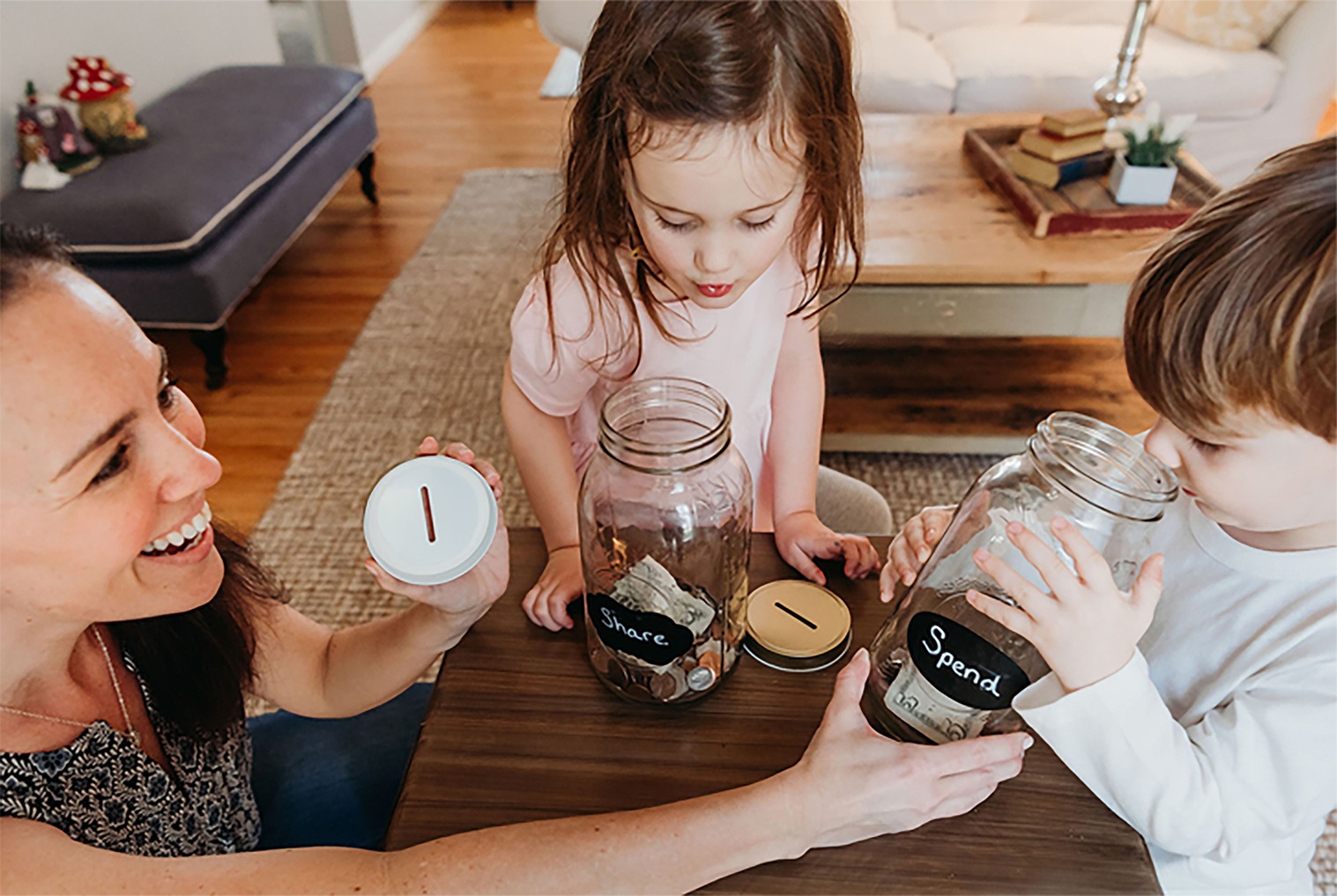 How to Introduce the Concept of Charity to Your Kids - Tinybeans