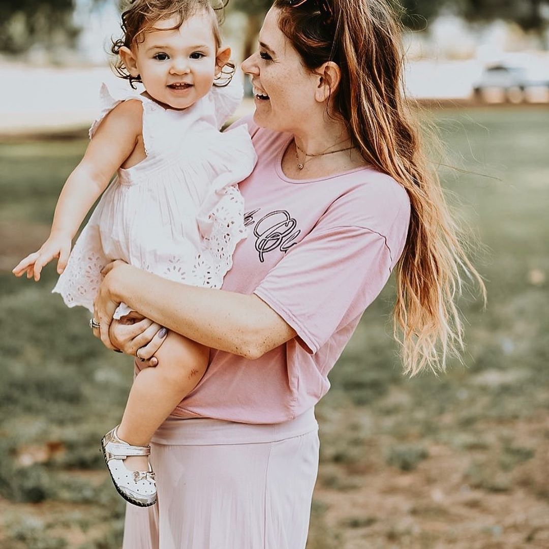 Ali Levine Shares Her Highs and Lows of Nursing - Tinybeans