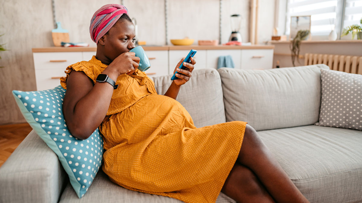 The Best Moms Groups on Facebook to Join