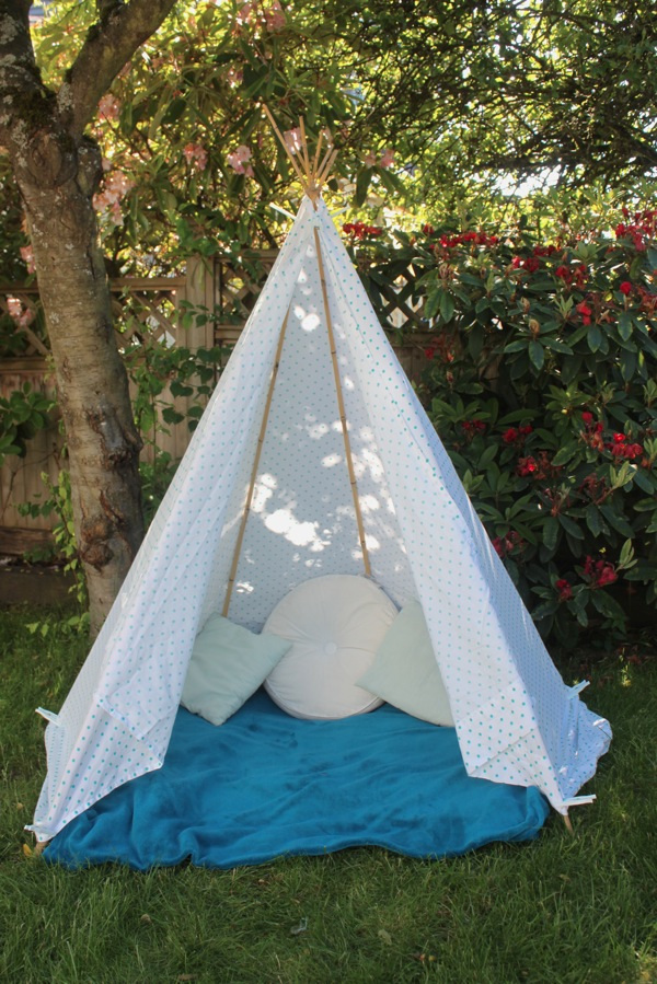 15 Awesome Outdoor Forts for Kids