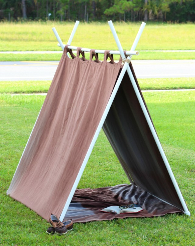 15 Awesome Outdoor Forts for Kids