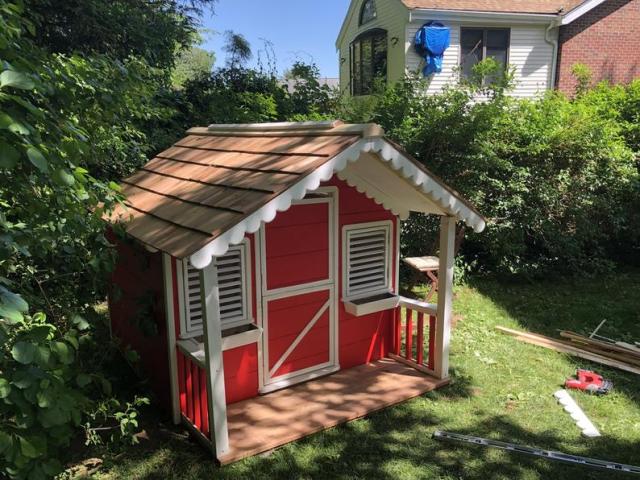 12 Amazing Outdoor Playhouses for Kids
