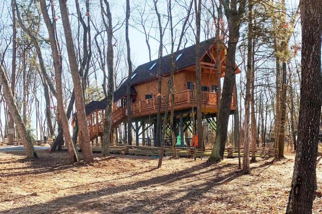 The Best Treehouse Rentals for Families in the U.S.