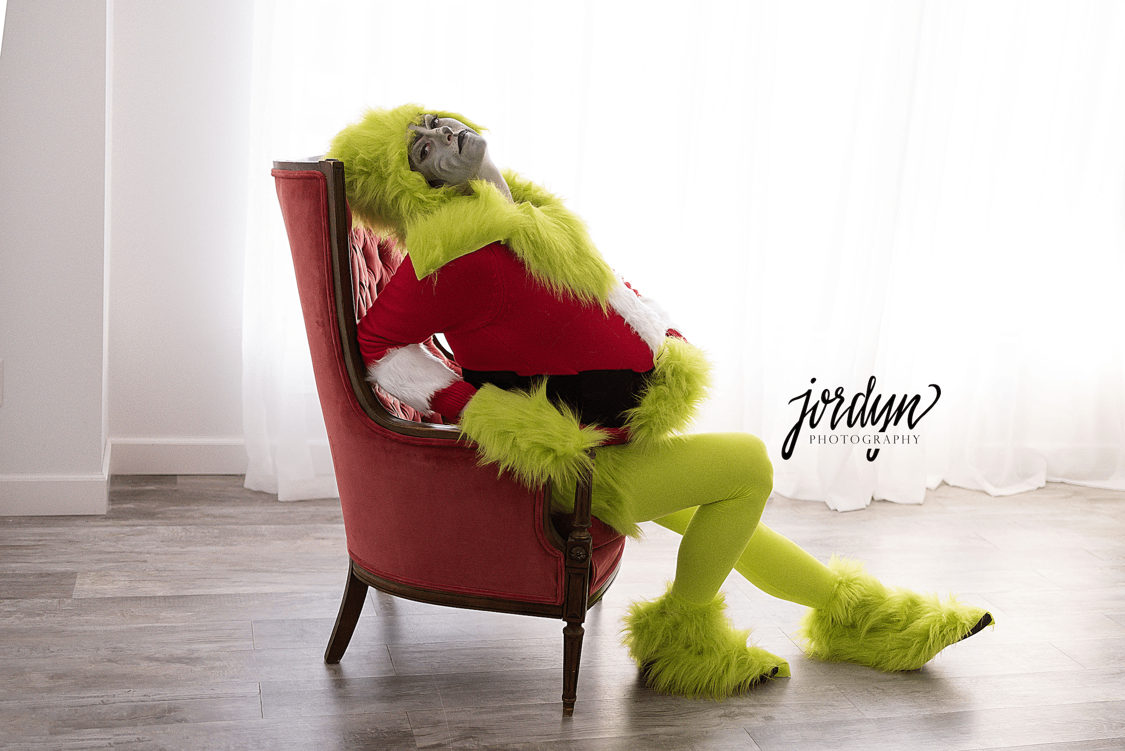 This Grinch Maternity Photo Shoot Will Make Your Heart Grow Two Sizes ...