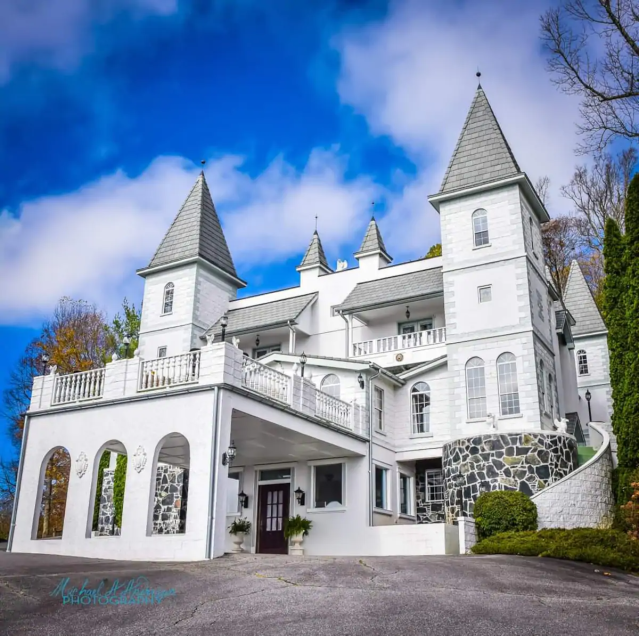 The Best Airbnb Castle Rentals for Families | 2020