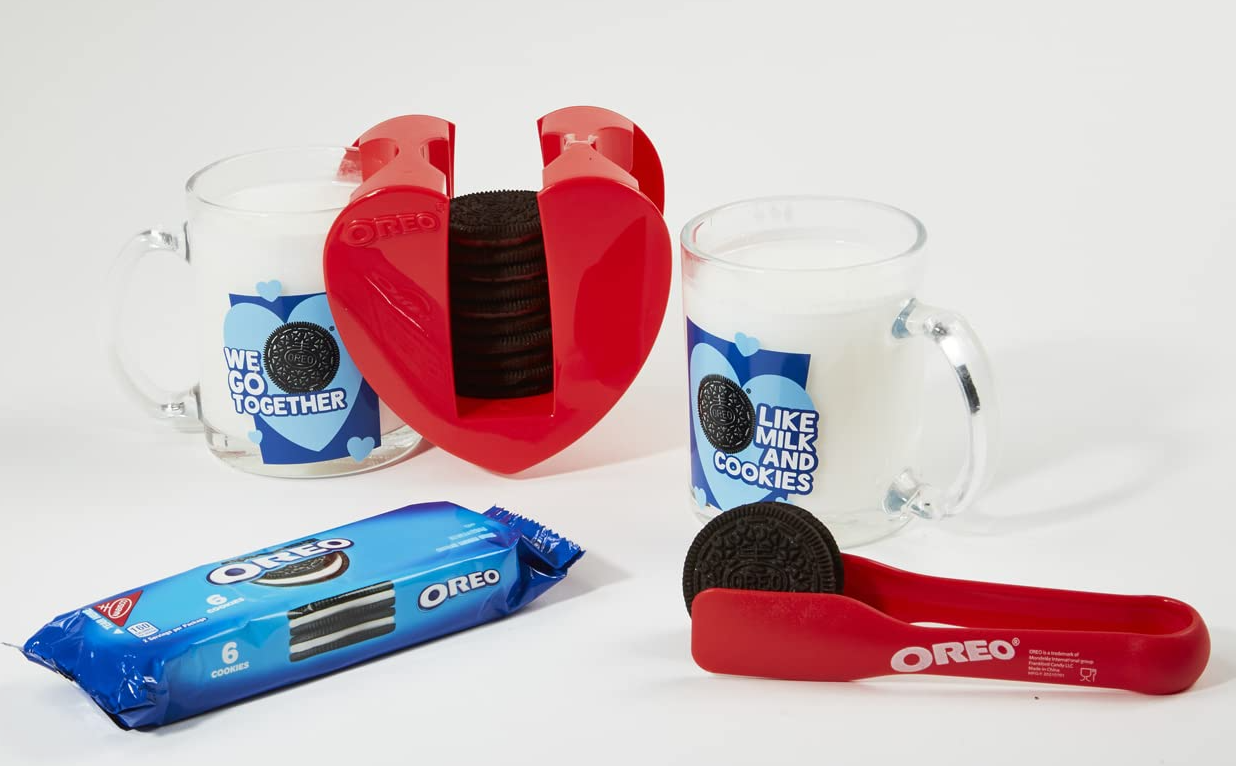 Share the Love with Oreo's Heart-Shaped Cookie Dunking Kit this ...