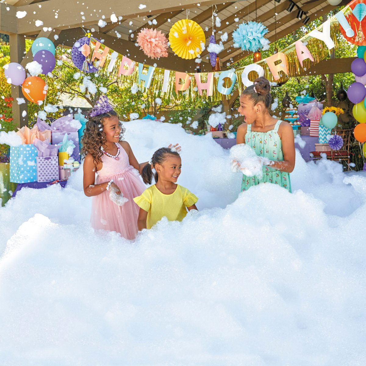 Little Tikes New FOAMO Machine Is Soapy Family Fun - Tinybeans