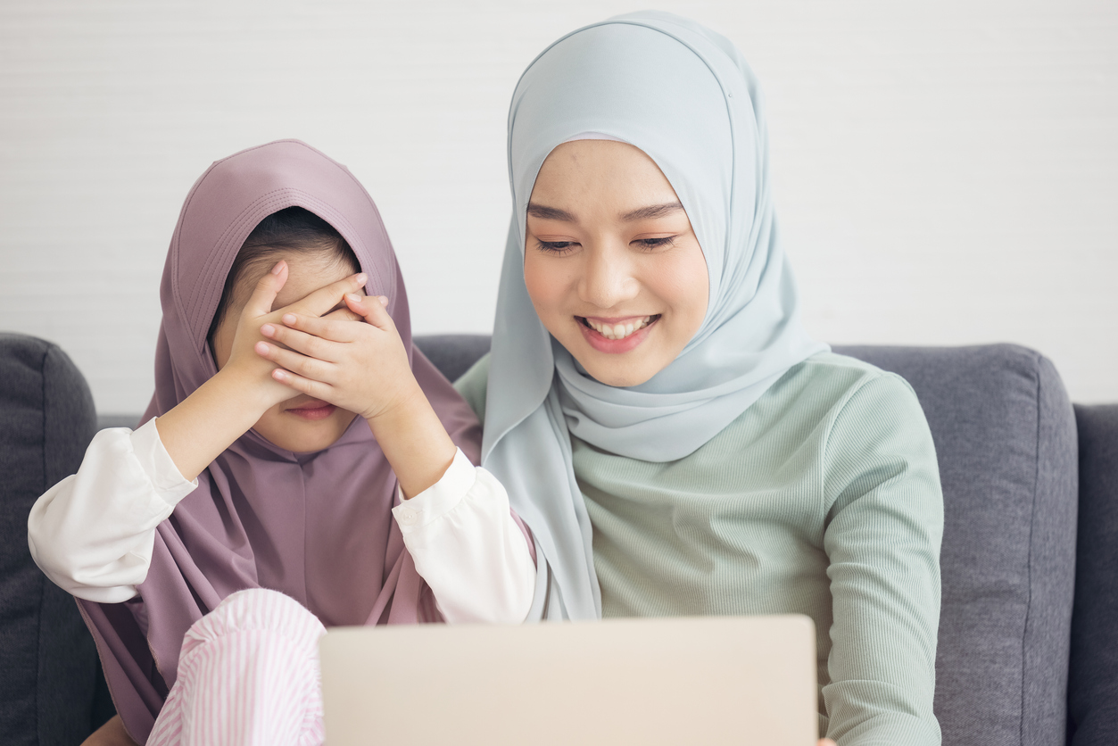 Here's How to Take Your Child to Work In 2021 - Tinybeans