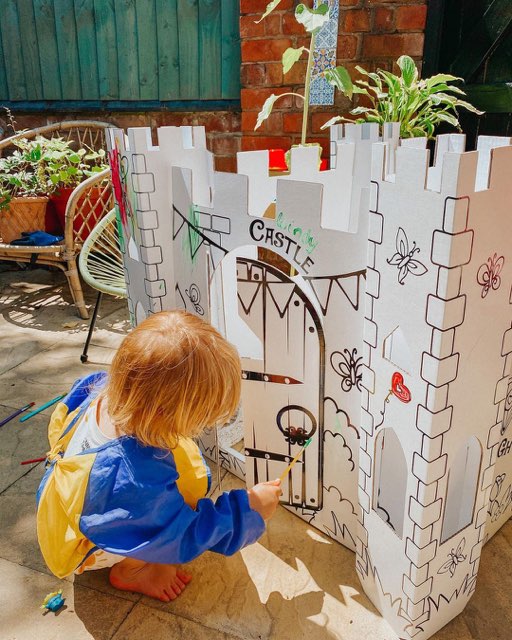 Color Us Obsessed with This Cardboard Box - Tinybeans