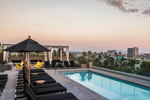 Hotel Resort Pools with Family Day Passes in Los Angeles, CA