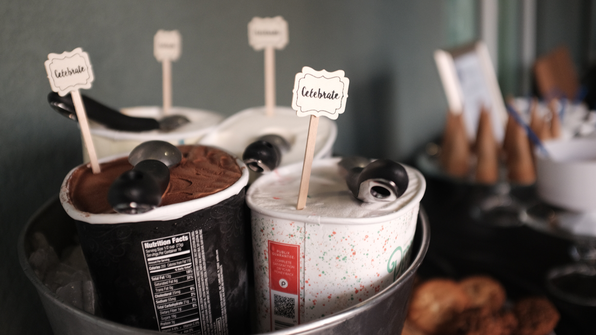 25+ Amazing Ice Cream Sundae Bars