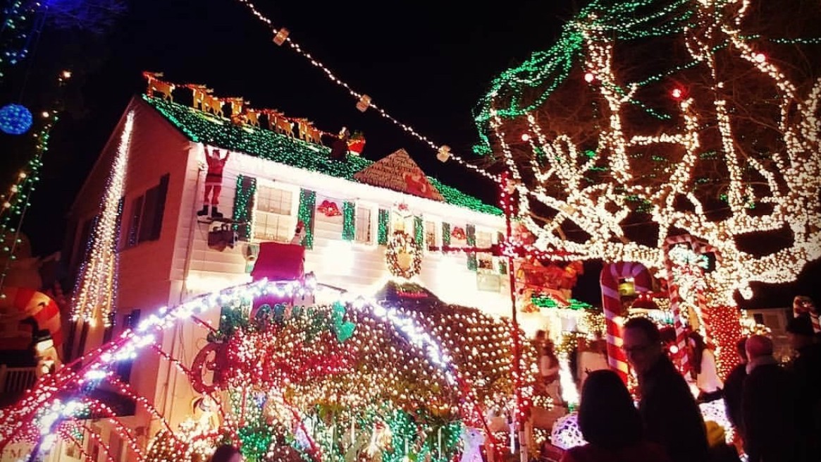 Best Seattle Christmas Lights for 2023 - Tinybeans