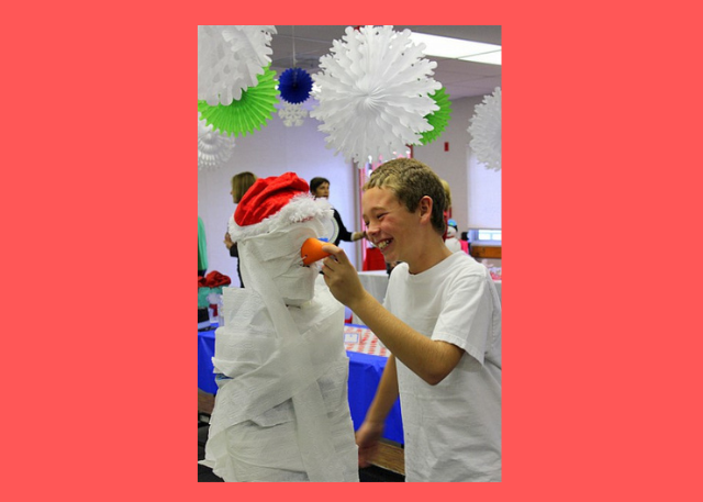 20+ Family Christmas Games to Enjoy Together - Tinybeans