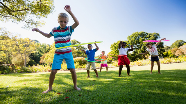 25 Games to Play Outside: Backyard Games, Yard Games & More