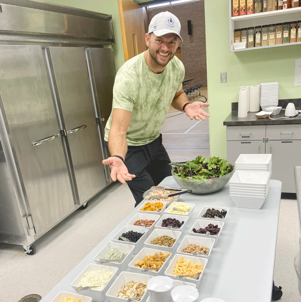 This Retired NFL Player Is Now a Cook at His Kid's School Cafeteria ...