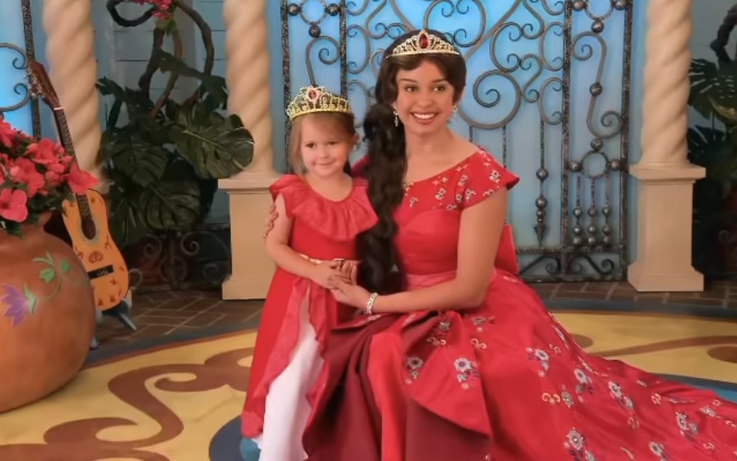 Disney Guests Will Be Able to Get Close to Characters Again This Month ...