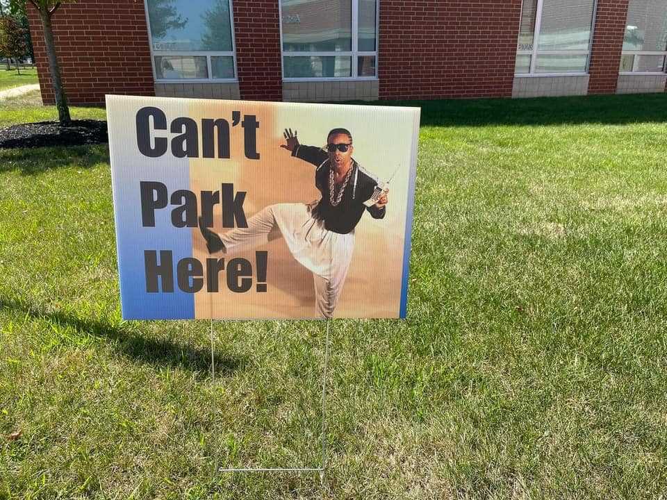 Funny Drop-Off Line Signs Are Cracking Parents Up