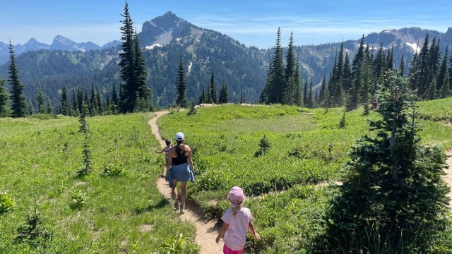 6 Lake Hikes near Seattle for Kids - Tinybeans