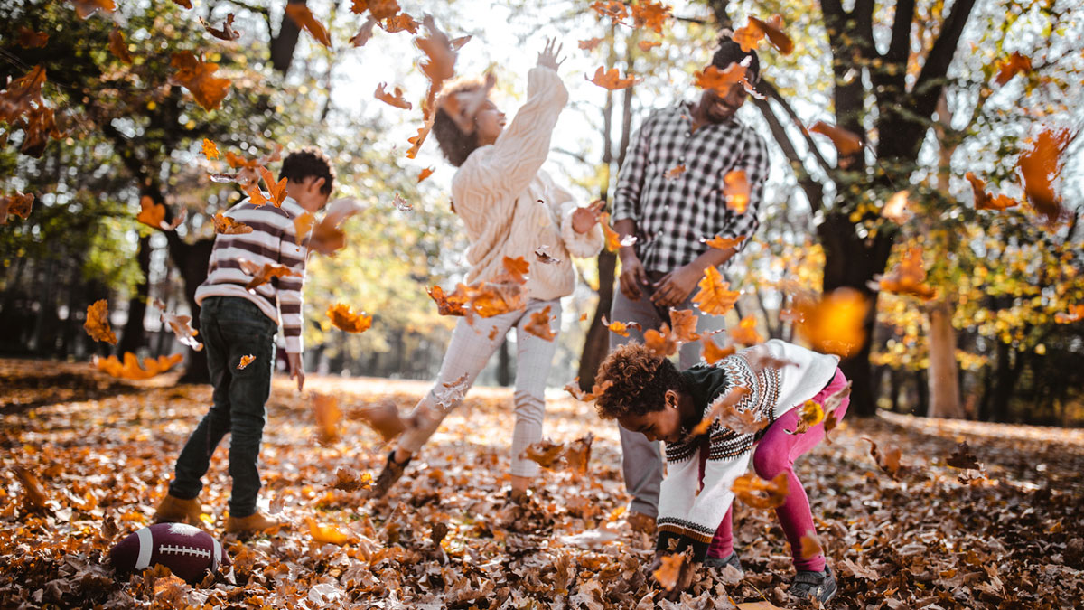 The Ultimate Fall Bucket List for Families - Tinybeans