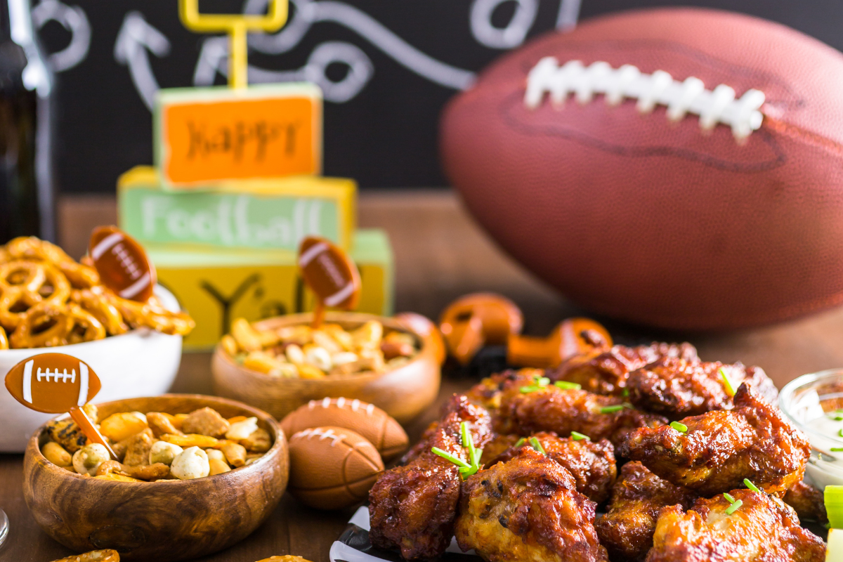 Tips to Throw the Ultimate Game Day Watch Party - Tinybeans
