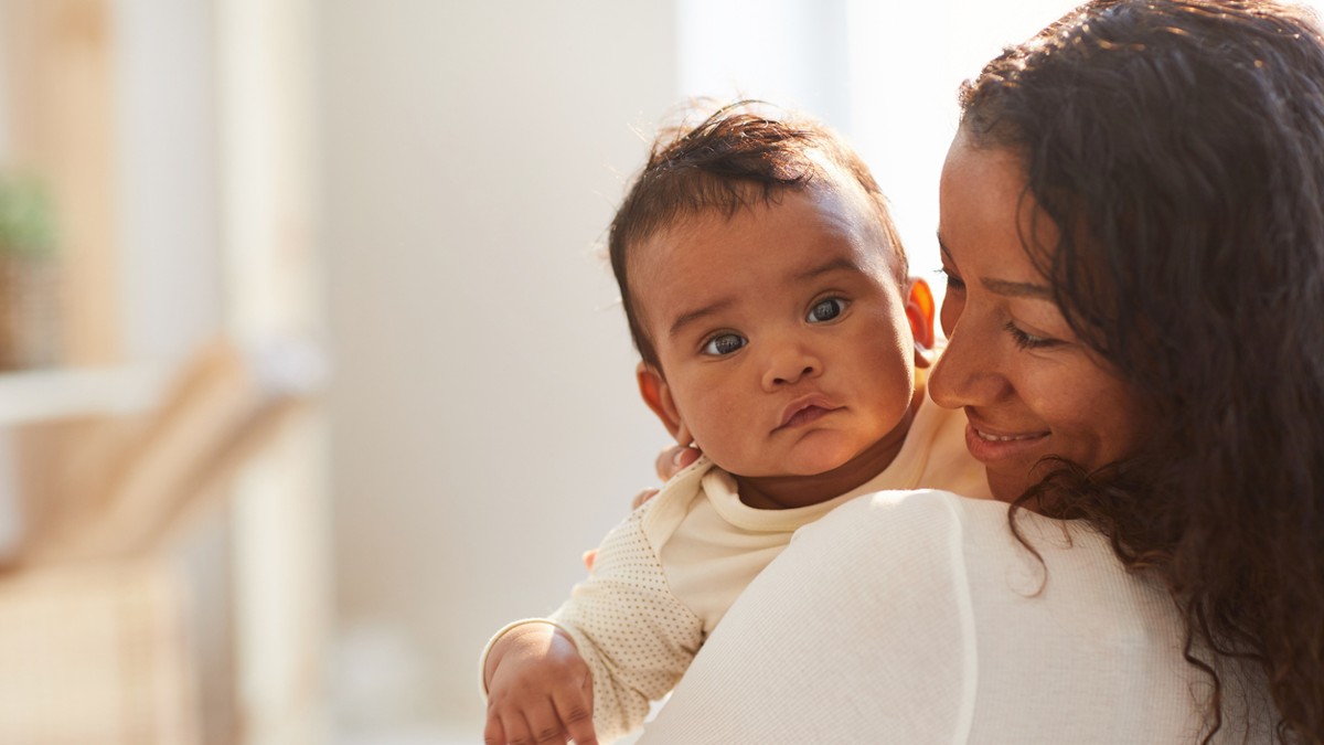 What Can My Newborn See (0-12 Months)? - Tinybeans