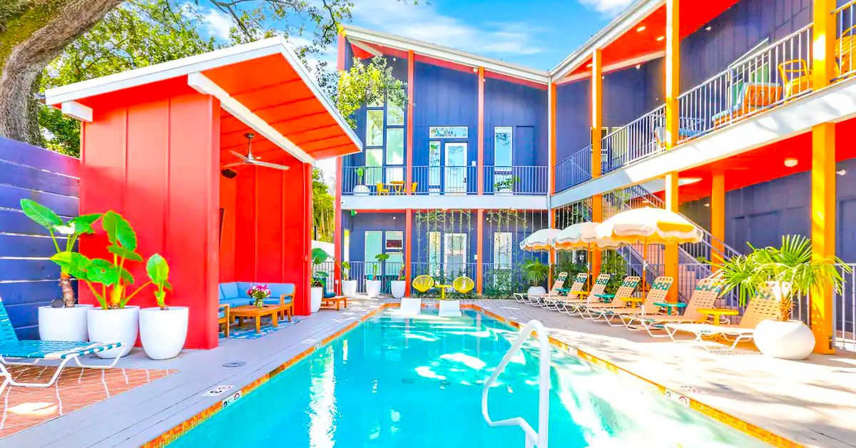16 Colorful & Cool Airbnbs Ready for Instagram - Tinybeans