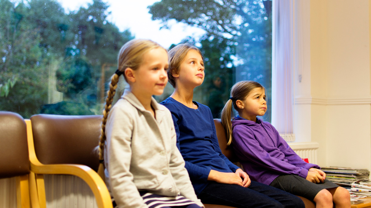 Games to Play While Waiting in Line with Kids - Tinybeans