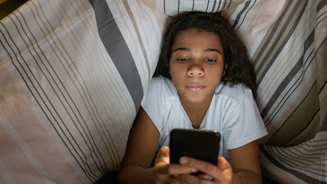 9 Tween Behaviors Parent's Shouldn't Ignore - Tinybeans