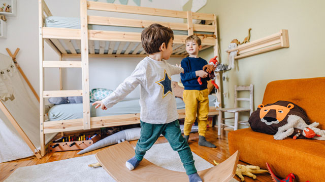 8 Pros & Cons to Siblings Sharing a Room - Tinybeans
