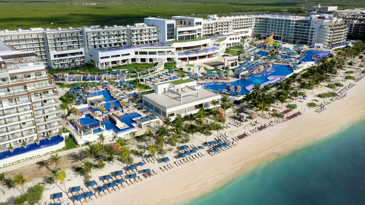 The Royalton Splash Riviera Cancun Is Perfect for Everyone